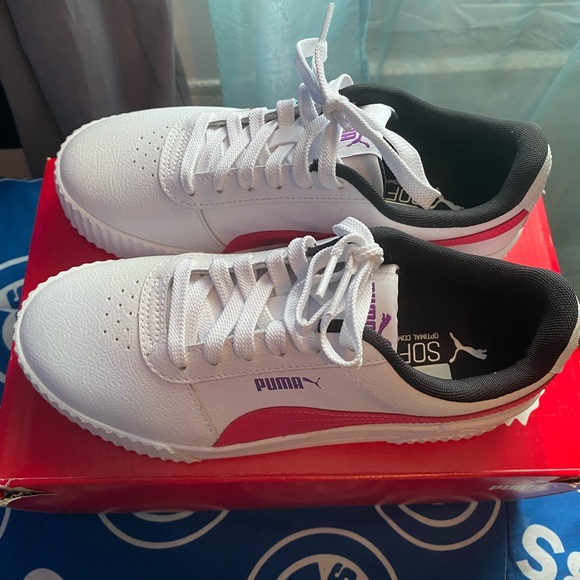 Puma | Shoes | White Soft Foam Pumas | Poshmark
